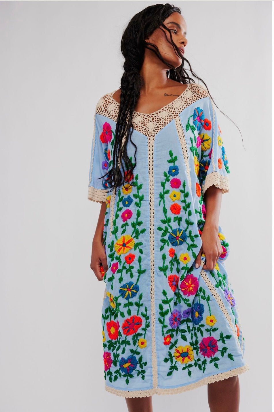 BELLA FLORA EMBROIDERED KAFTAN X FREE PEOPLE, hand made - MOMO NE...