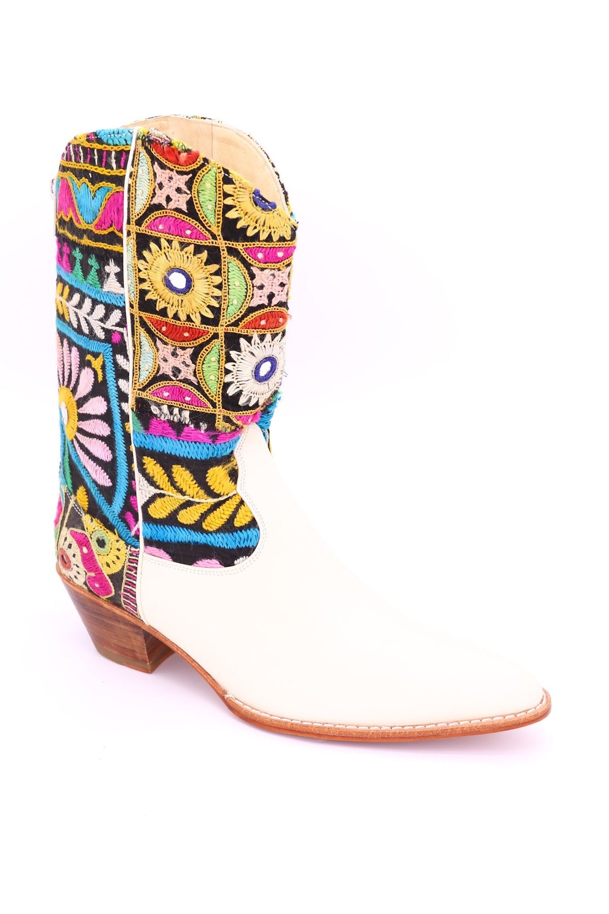 EMBROIDERED PATCHWORK WESTERN BOOTS ANDROMEDA, hand made - MOMO N...