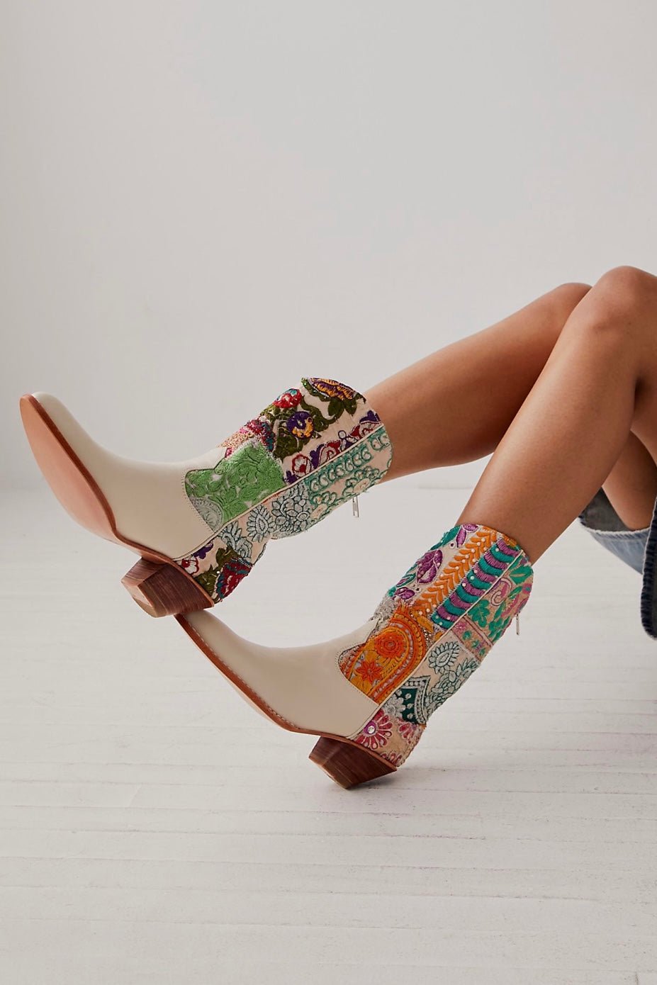 SELINA EMBROIDERED PATCHWORK BOOTS X FREE PEOPLE, hand made - MOM...