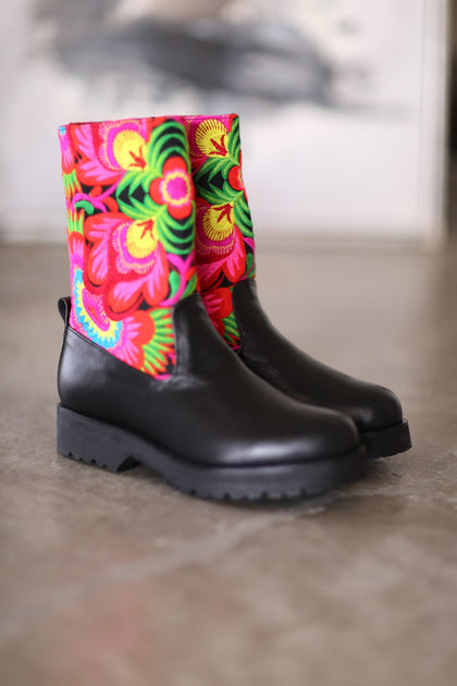 TRIBAL STOMPY BOOTS FREJA, hand made - MOMO NEW YORK - sustainabl...